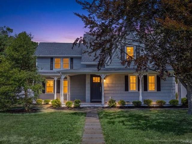 511 Montauk Hwy, East Moriches, NY 11940