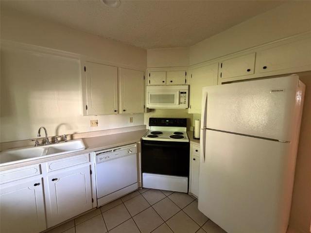 511 N Brazos Street # D