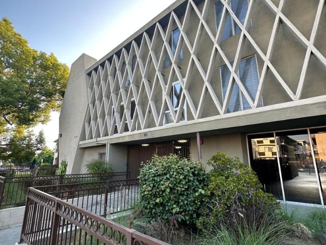511 N Kenmore