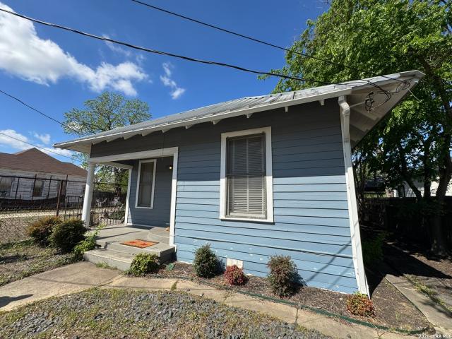 511 N Monumental St, San Antonio, TX 78202 | MLS #1956