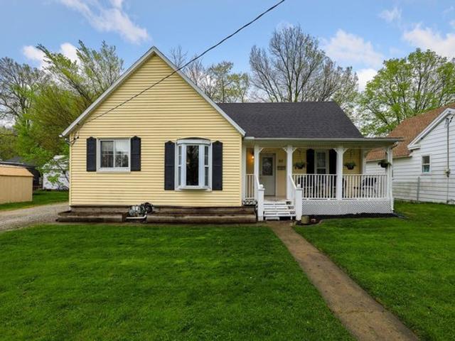 511 S Buchanan Dr, Monticello, IL 61856