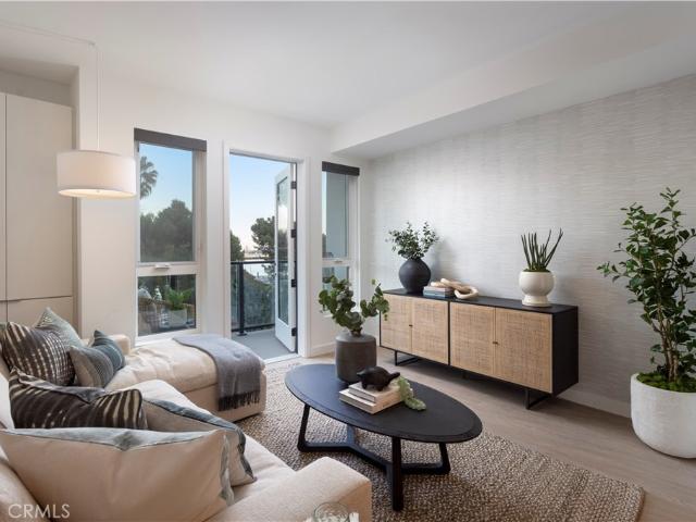 511 S Harbor 407