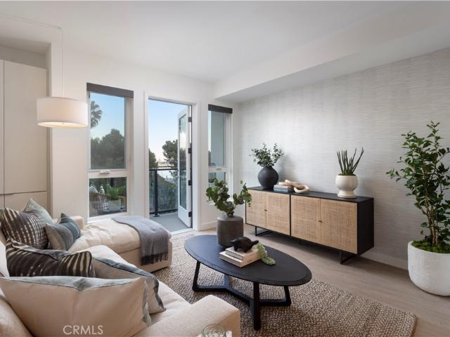 511 S Harbor 420