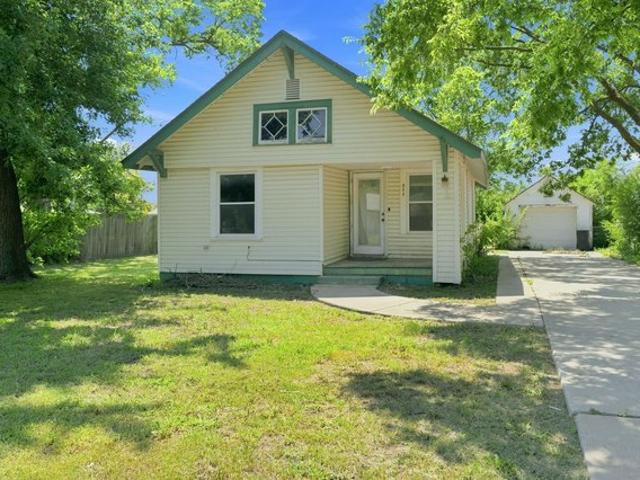 511 S Magnolia St, Newton, KS 67114