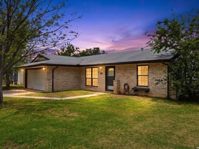 511 Solar Dr, San Antonio, TX 78227