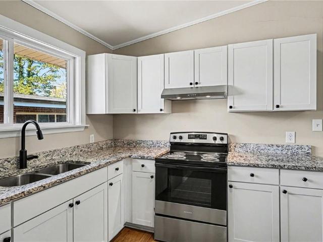 511 Saunders Place #A