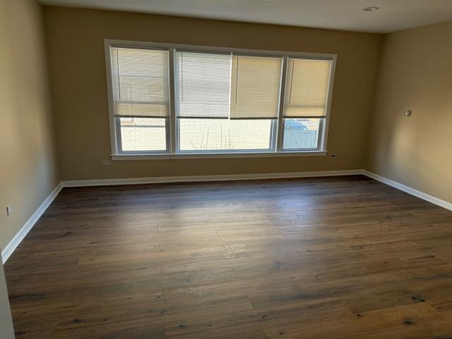 511 Summit Ave, Unit 2R, Park Ridge, IL 60068 | MLS #12619 | Compass