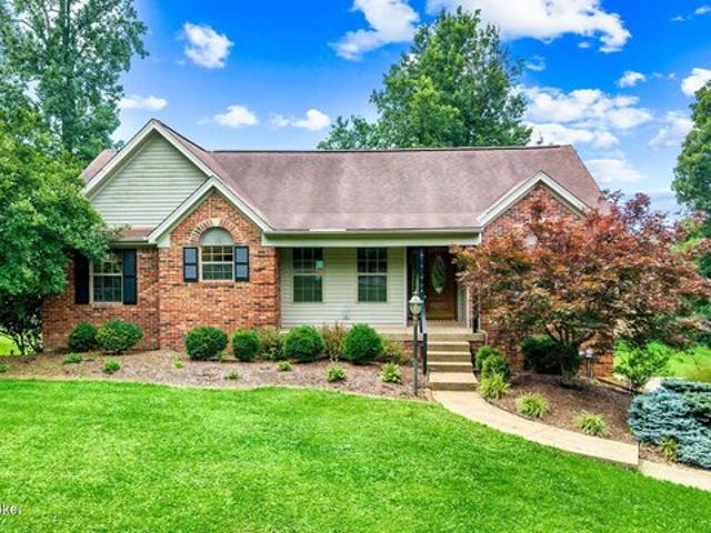 511 Pointe Blvd, Shepherdsville, KY 40165