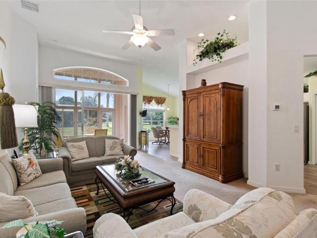 511 Royal Palm Dr, Davenport, FL 33837 | MLS #S5147 | Compass