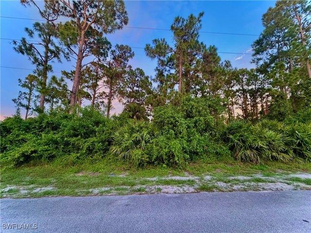 511 Redwood Ave S, Lehigh Acres, FL 33974