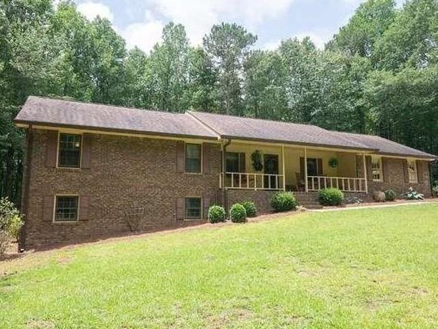 511 Ringer Rd, Carrollton, GA 30116