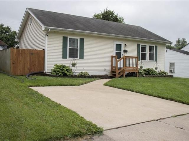 511 W 4th St, Cameron, MO 64429