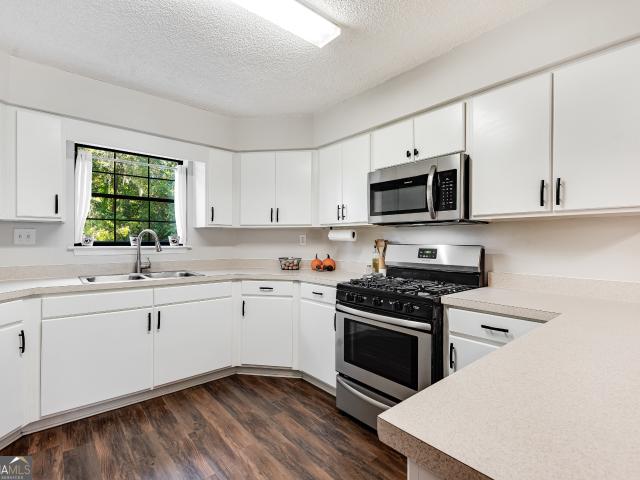 511 W 10th Street