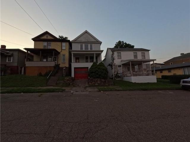 511 W Vine St, Martins Ferry, OH 43935
