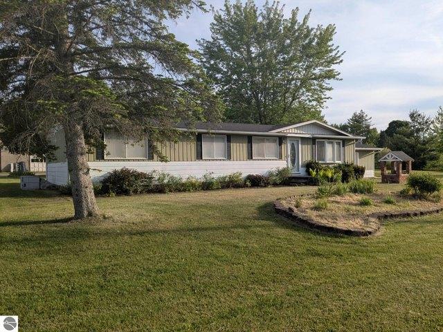 511 W Main St, Hale, MI 48739