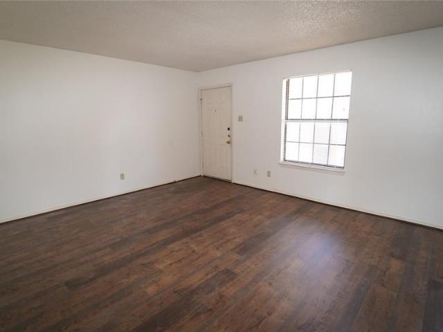511 W Oak Street # 14