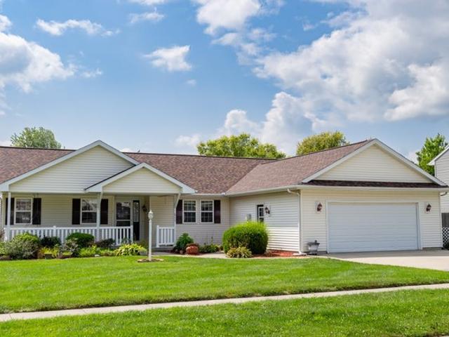 511 Winston Dr, Saint Joseph, IL 61873