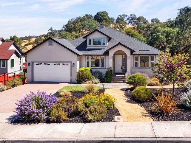 511 Tehuacan Rd, Ukiah, CA 95482