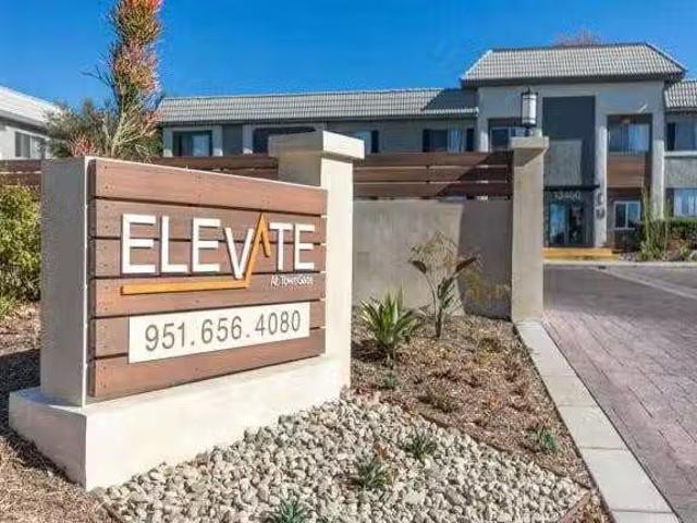 51244893 13400 Elsworth St