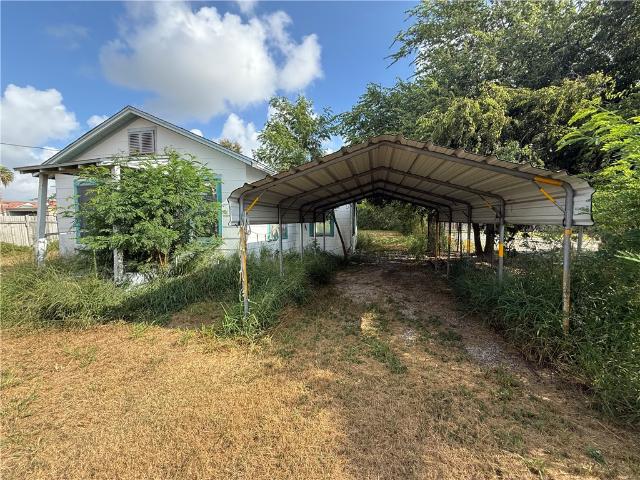 5124 Thomas Drive