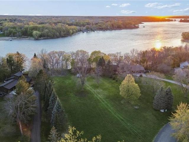 5125 Fern Dr, Loretto, MN 55357