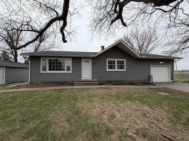 5125 W 49th St, Davenport, IA 52806