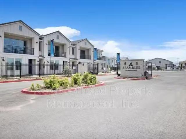 51268470 2883 E Tamarind Dr