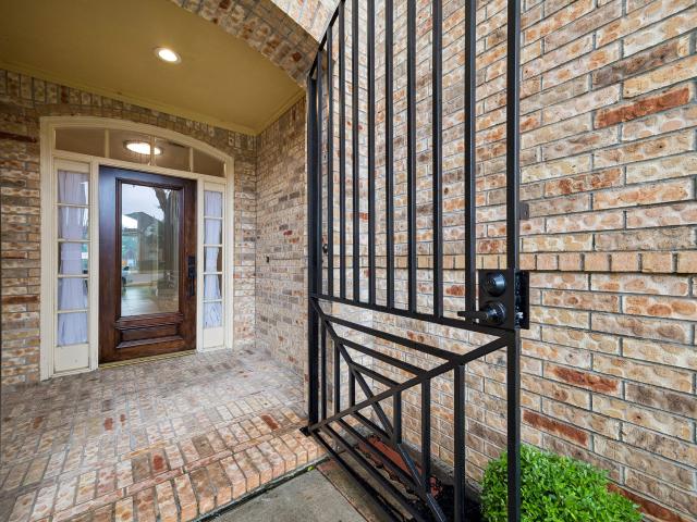 5126 Beacon Point