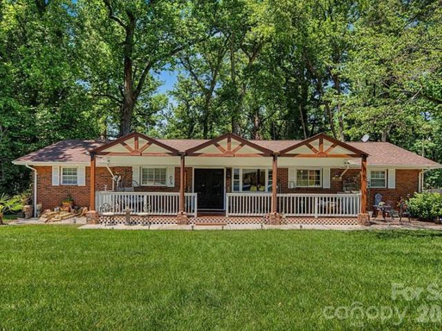 5127 Hoover Dr, Charlotte, NC 28269