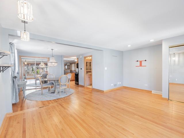 5127 S New England Ave, Chicago, IL 60638 | MLS #12628 | Compass