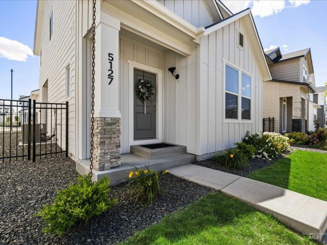 5127 W Avilla Dr