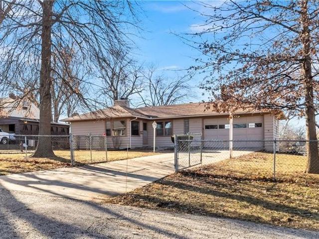 5128 N Lister Ave, Kansas City, MO 64119