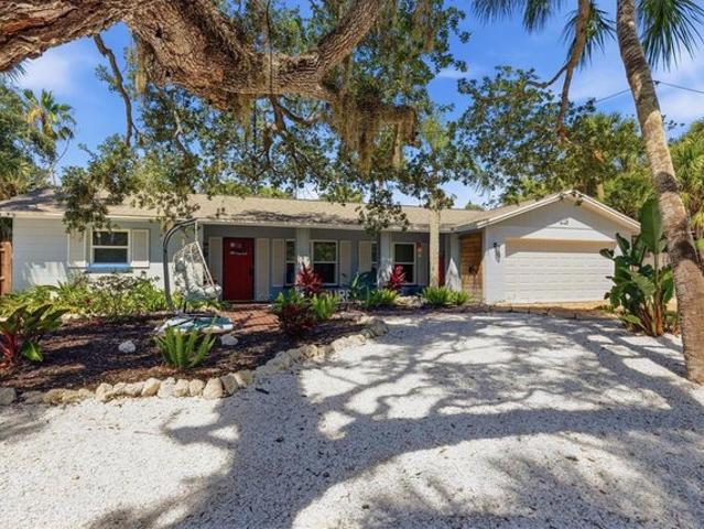 5128 Oxford Dr, Sarasota, FL 34242