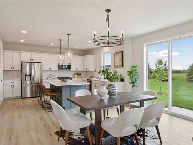5128 Airlake Dr, Woodbury, MN 55129