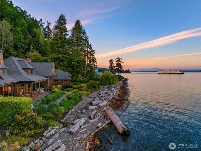 5128 Rockaway Beach Rd NE, Bainbridge Island, WA 98110