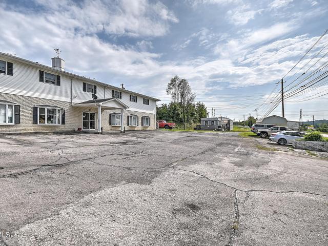 5129 Bluff City Highway