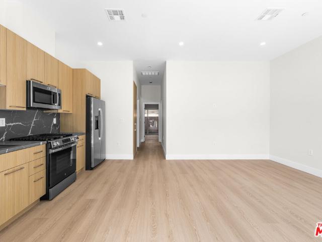 5129 Don Pio Dr, Woodland Hills, CA 91364 | MLS #26750 | Compass