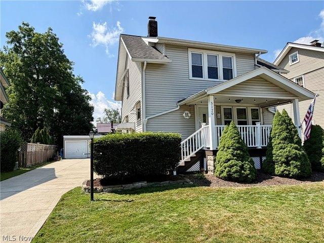 5120 Oakmont Dr, Lyndhurst, OH 44124