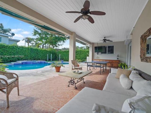 5120 Orduna Dr, Coral Gables, FL 33146