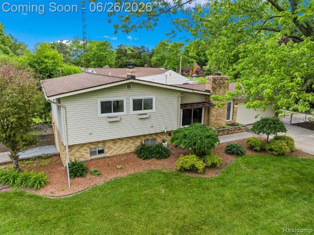 5120 Hillcrest Circle
