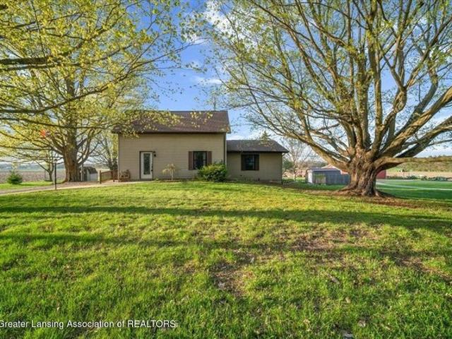 5120 W Humphrey Rd, Ithaca, MI 48847