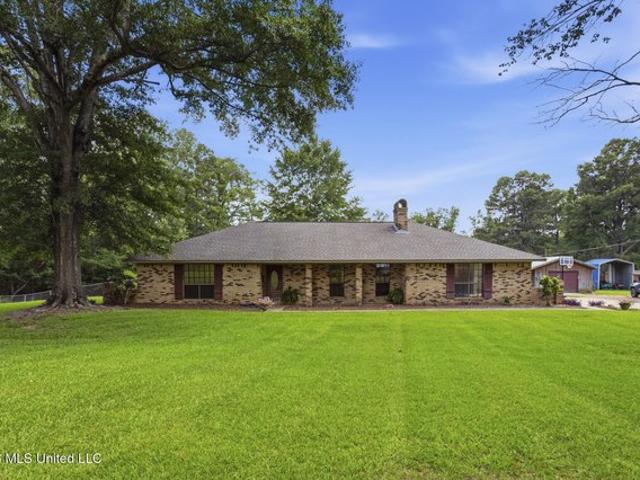 5121 Old Jackson Rd, Terry, MS 39170