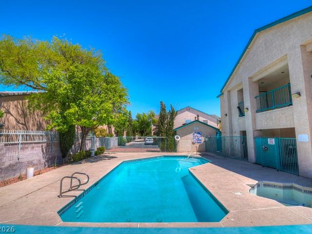 5121 Lindell Road 206
