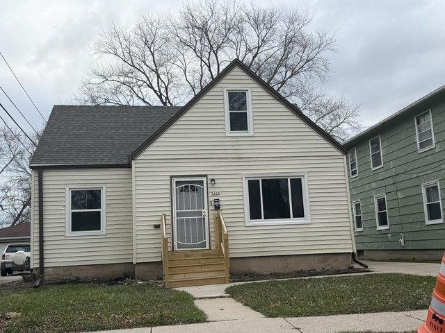 5122 N 47th St, Milwaukee, WI 53218