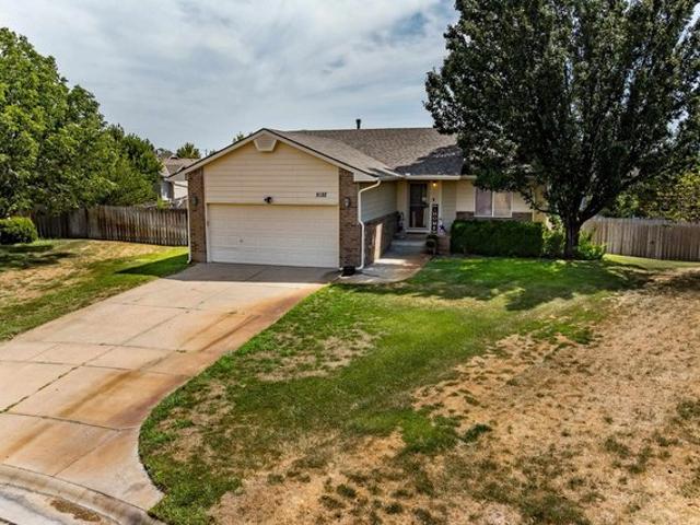 5122 N Peregrine Ct, Wichita, KS 67219
