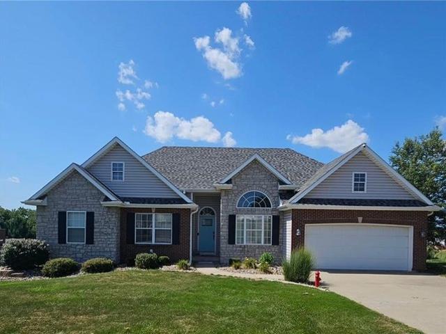 5122 Brookhaven Dr, Saint Joseph, MO 64507