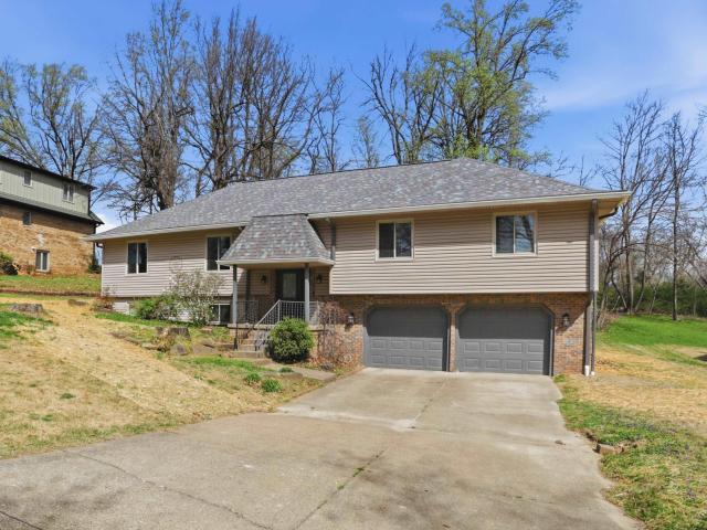 5122 Woodridge Drive