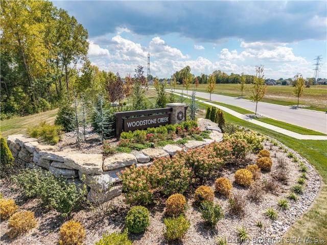 5122 Woodstone Cir, Unit 151, Jeffersonville, IN 47130 | MLS #202609