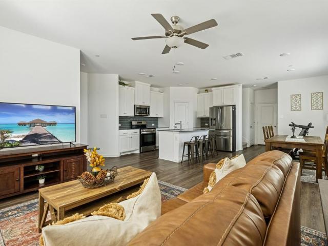5123 Community Street