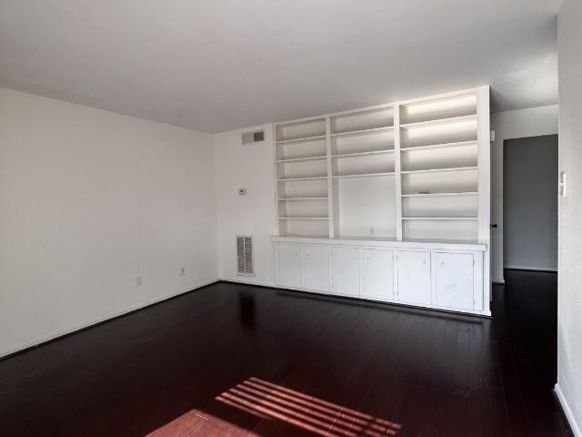 5123 Del Monte Drive 1
